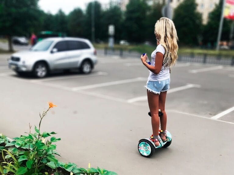 How To Ride A Hoverboard In 3 Simple Steps (Guide & Tips)