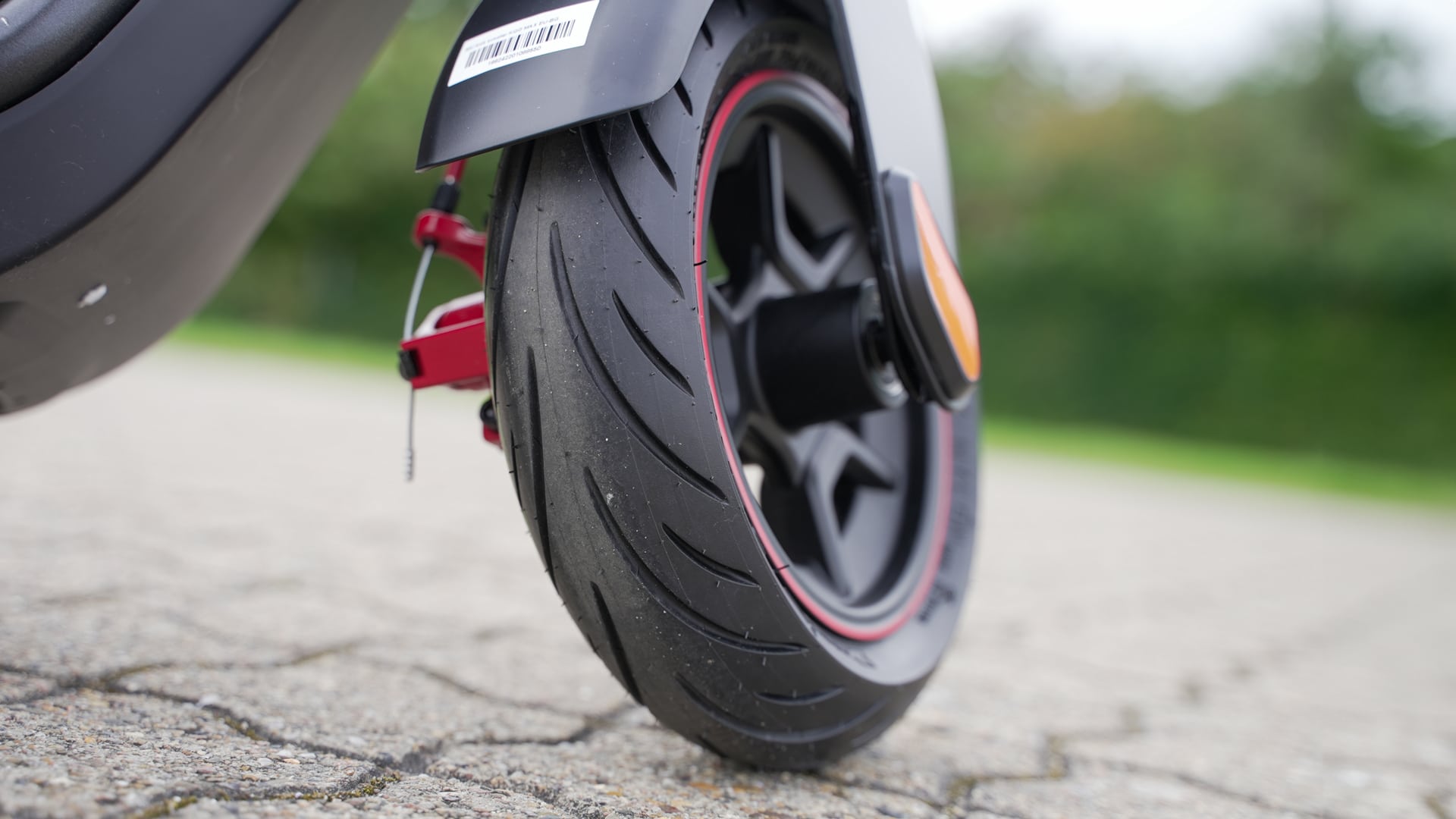 NIU KQi3 Max Review: Gold Standard of Commuter Scooters